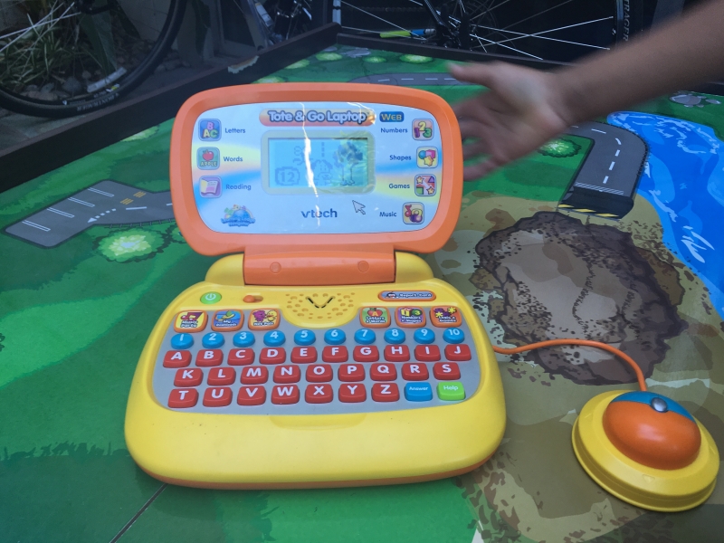 サンディエゴタウン - クラシファイド[vtech Tote & Go Laptop]