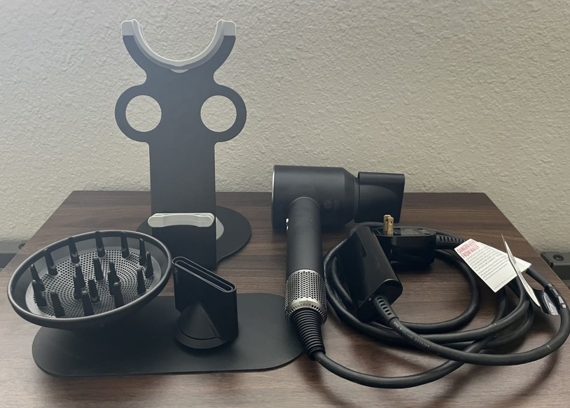 サンディエゴタウン - クラシファイド[Dyson super sonic hair dryer]